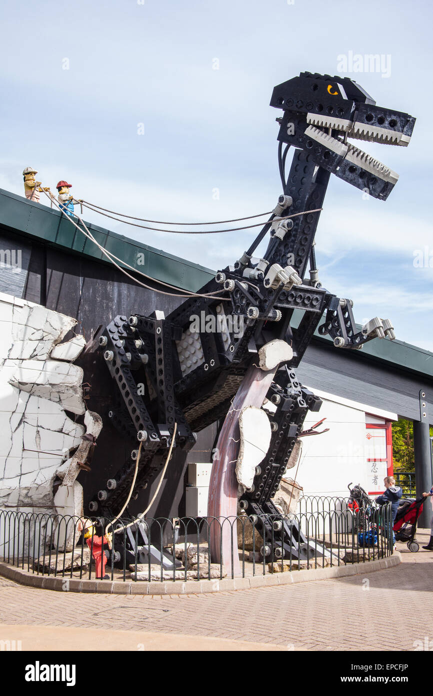 Riesen Lego Tyrannosaurus Rex Dinosaurier im Legoland Windsor Resort ...