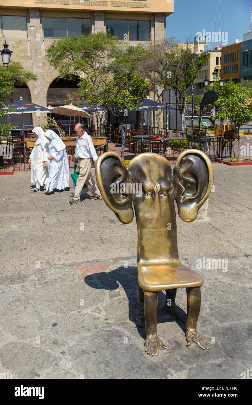 Bronzeskulptur colunga guadalajara -Fotos und -Bildmaterial in hoher ...