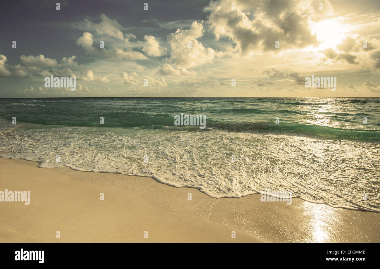Retro strandbild -Fotos und -Bildmaterial in hoher Auflösung – Alamy