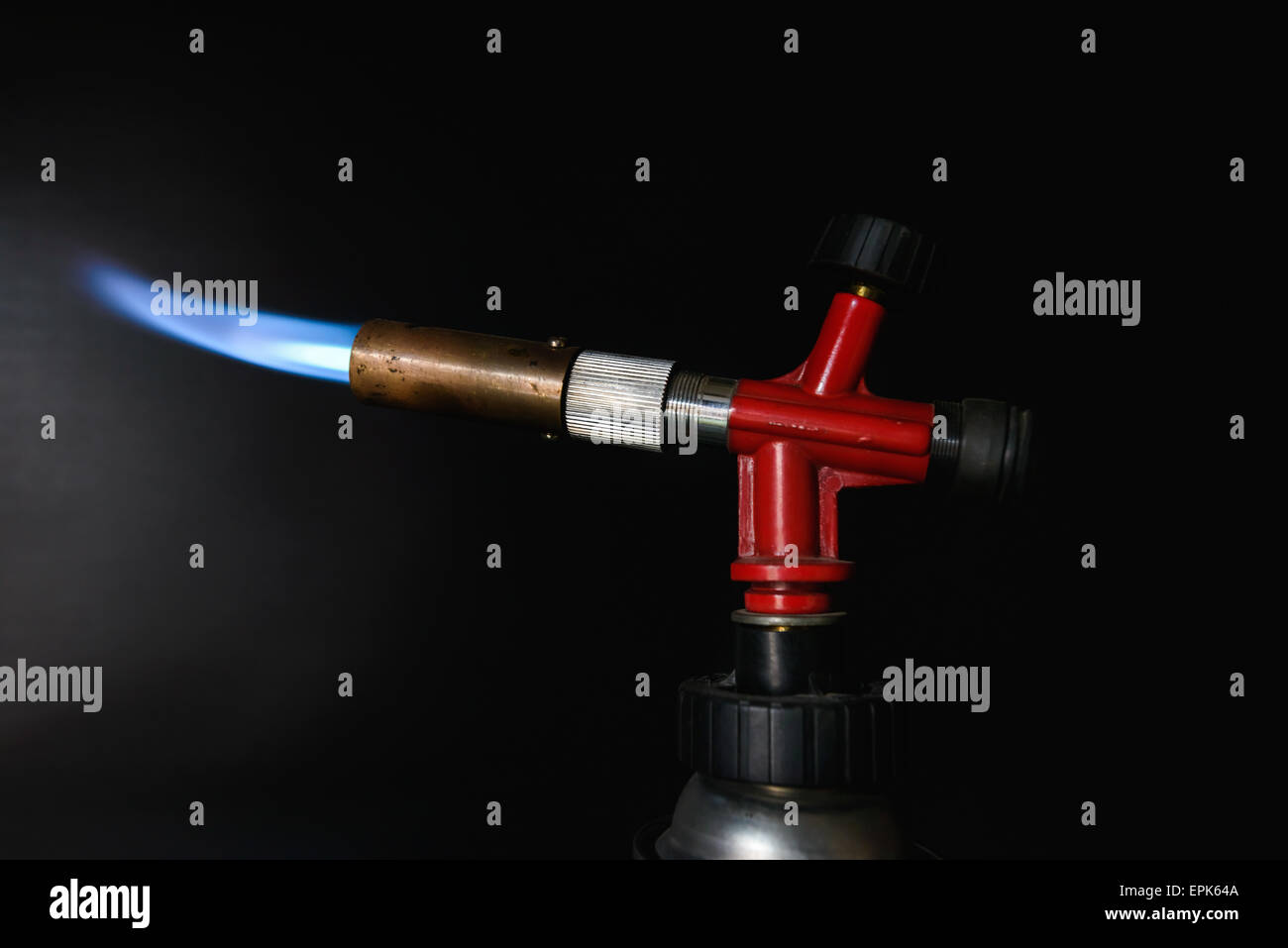 Blow by gase -Fotos und -Bildmaterial in hoher Auflösung – Alamy