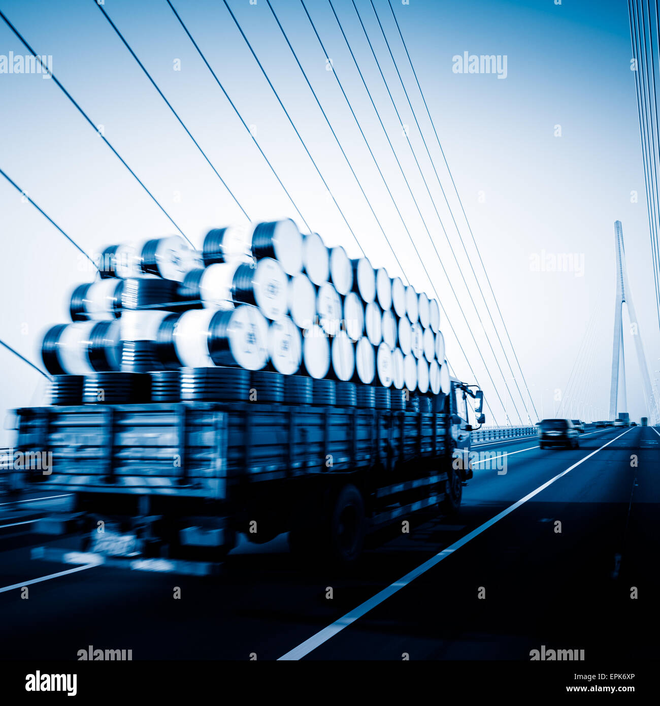 Autobahn lkw -Fotos und -Bildmaterial in hoher Auflösung – Alamy