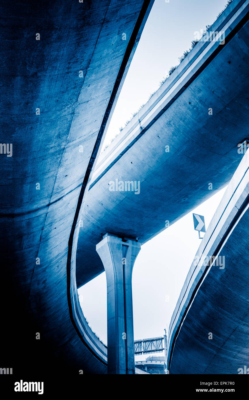 überführung brücke -Fotos und -Bildmaterial in hoher Auflösung – Alamy