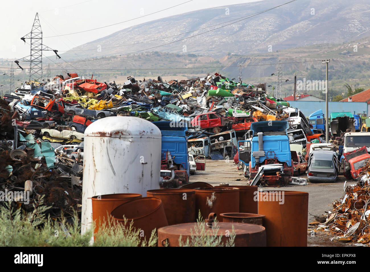 Schrottplatz lkw -Fotos und -Bildmaterial in hoher Auflösung – Alamy