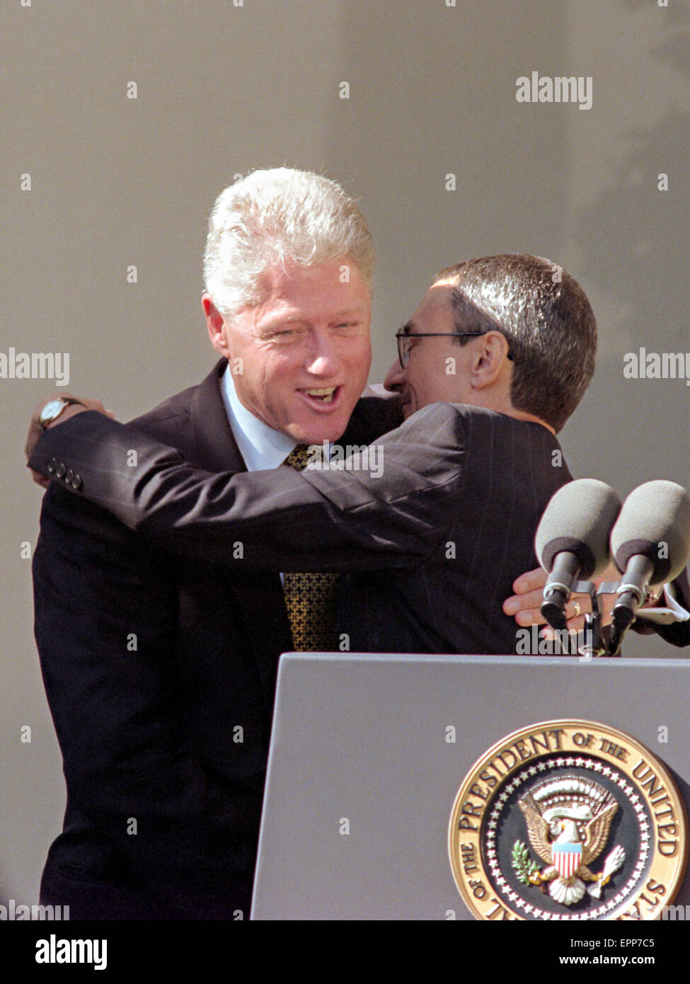 Bill clinton john podesta -Fotos und -Bildmaterial in hoher Auflösung ...