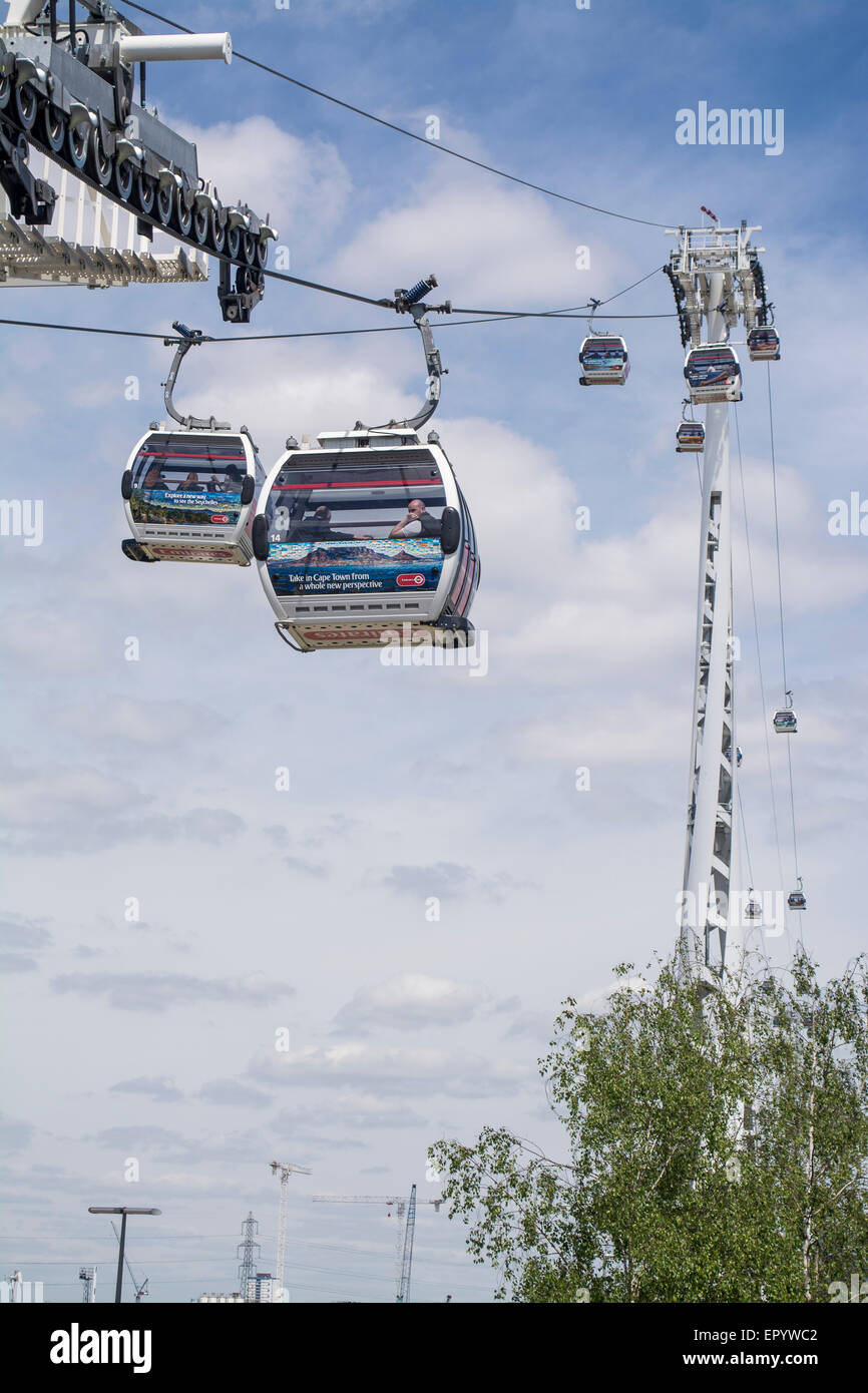 Gondeln emirieren seilbahn -Fotos und -Bildmaterial in hoher Auflösung ...