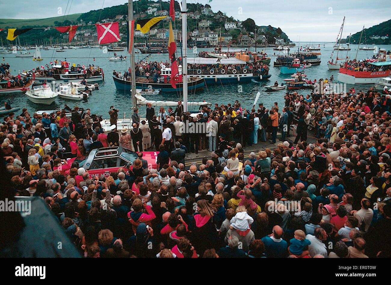Willkommene menschenmengen -Fotos und -Bildmaterial in hoher Auflösung ...
