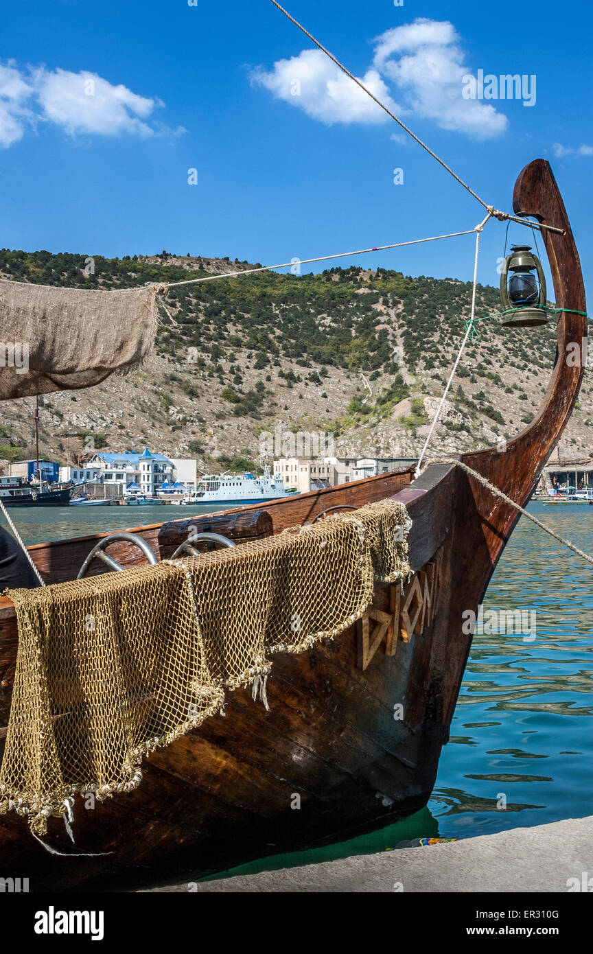 Krim, Balaklawa. Gerne fertige den Stil der alten an der Uferpromenade ...