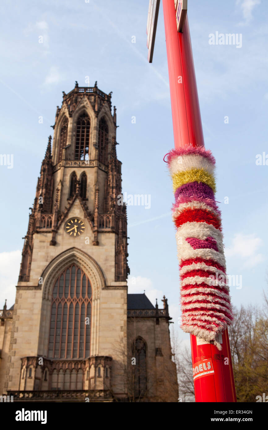 Europa, Deutschland, Nordrhein-Westfalen, Köln, Guerilla Knitting auf ...