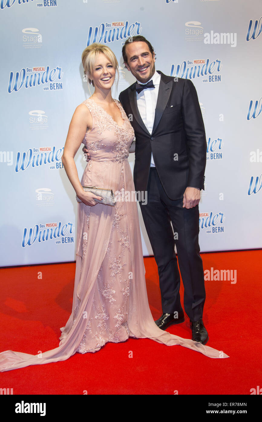 Welt-Premiere Das Wunder von Bern am Theater An der Elbe mit: Chantal ...