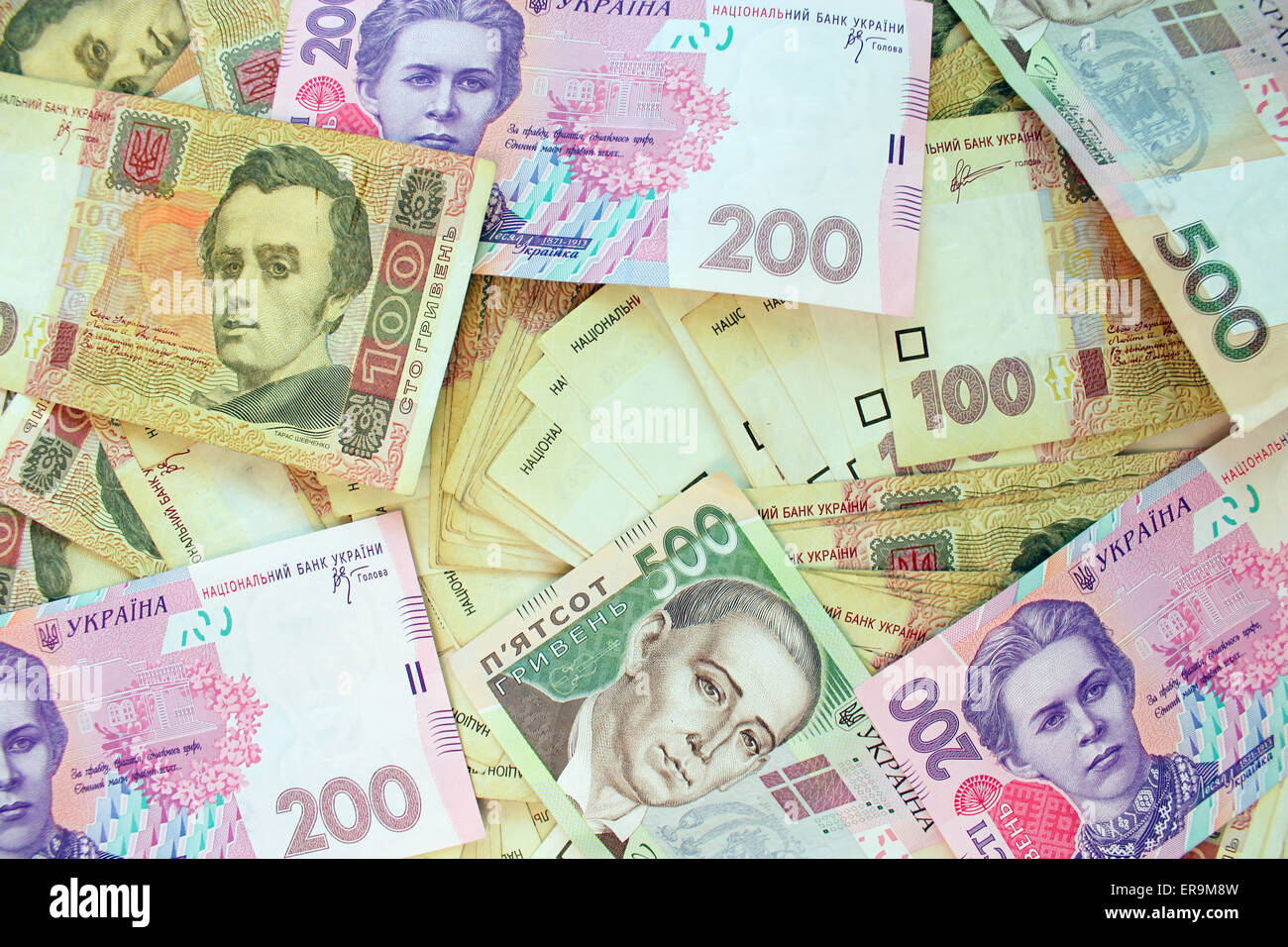 Geld in bar -Fotos und -Bildmaterial in hoher Auflösung – Alamy