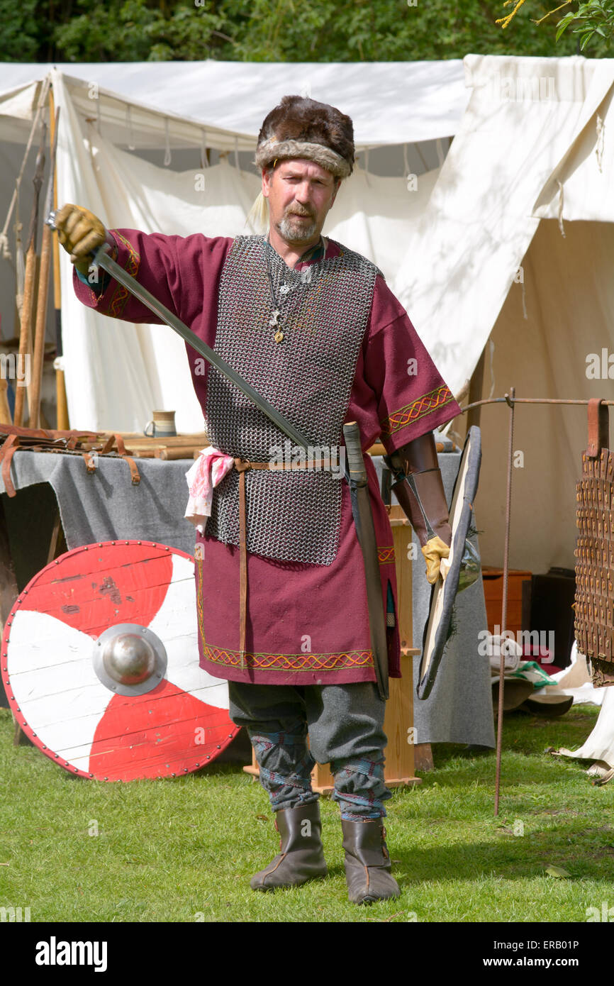 Wikinger Reenactment Gruppe Clan Wulfhar zeigt Facetten der Wikinger ...