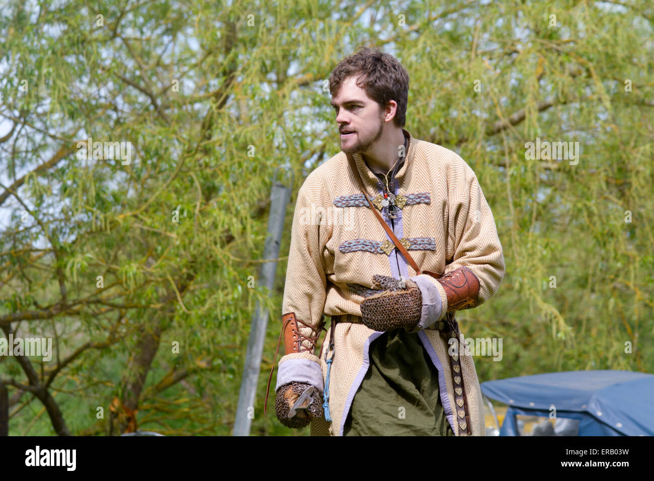 Wikinger Reenactment Gruppe Clan Wulfhar Schwertkampf Sackler ...