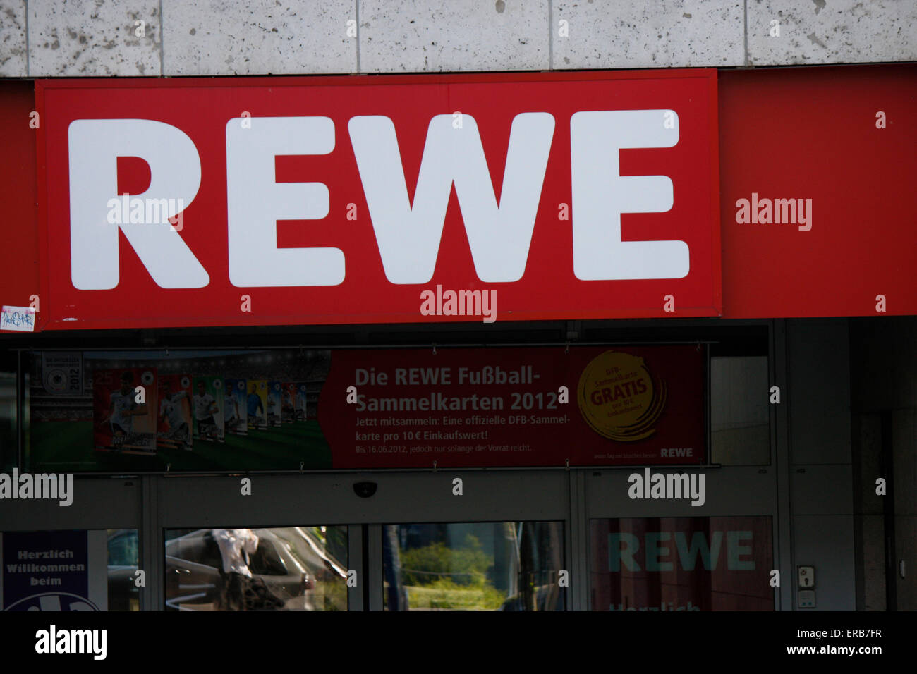 Rewe logo -Fotos und -Bildmaterial in hoher Auflösung – Alamy