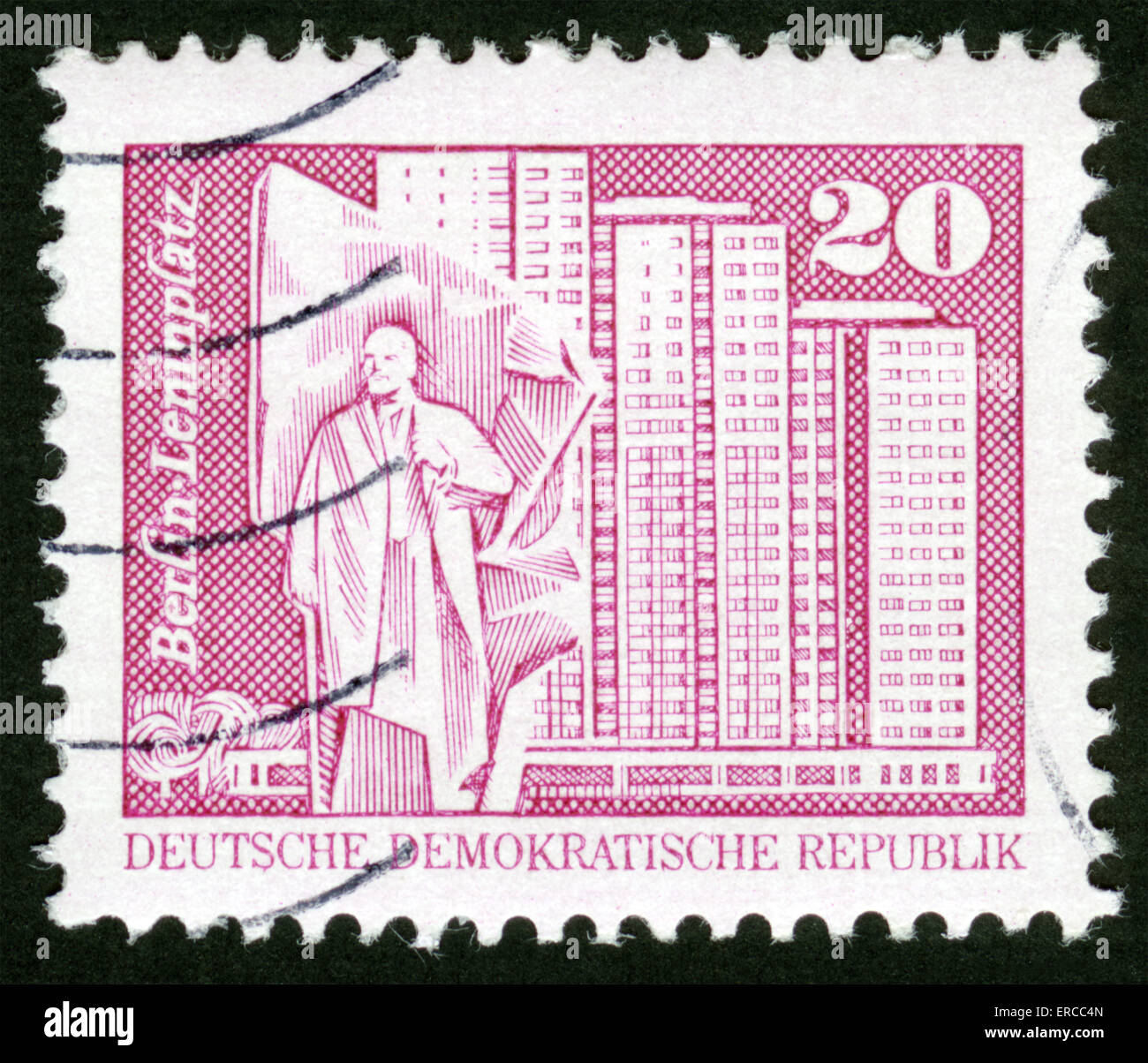 Lenin denkmal berlin -Fotos und -Bildmaterial in hoher Auflösung – Alamy