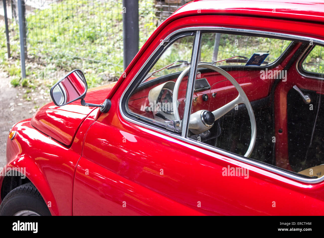 Klassisches kleinwagen -Fotos und -Bildmaterial in hoher Auflösung – Alamy