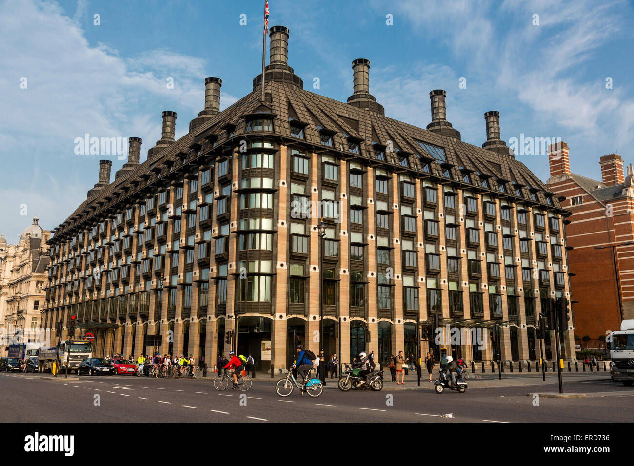 Portcullis house parliament -Fotos und -Bildmaterial in hoher Auflösung ...