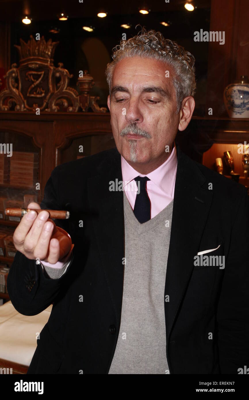 Mario gamba -Fotos und -Bildmaterial in hoher Auflösung – Alamy