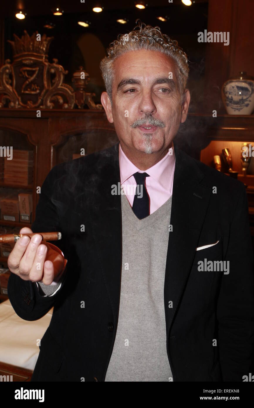 Mario gamba -Fotos und -Bildmaterial in hoher Auflösung – Alamy