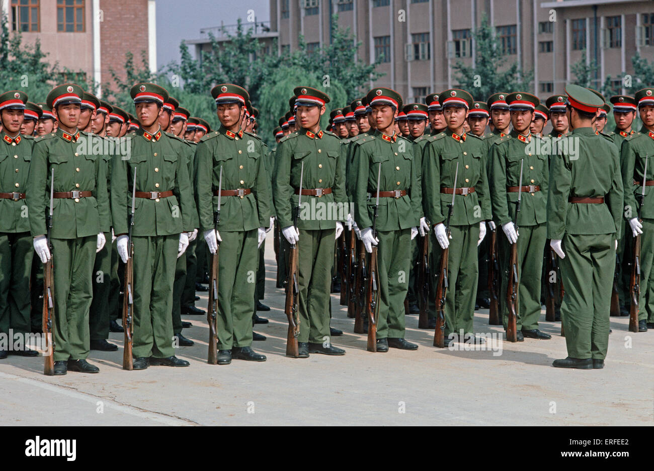 Peoples Liberation Army-Offiziere, die Bohrungen in Shijiazhuang ...