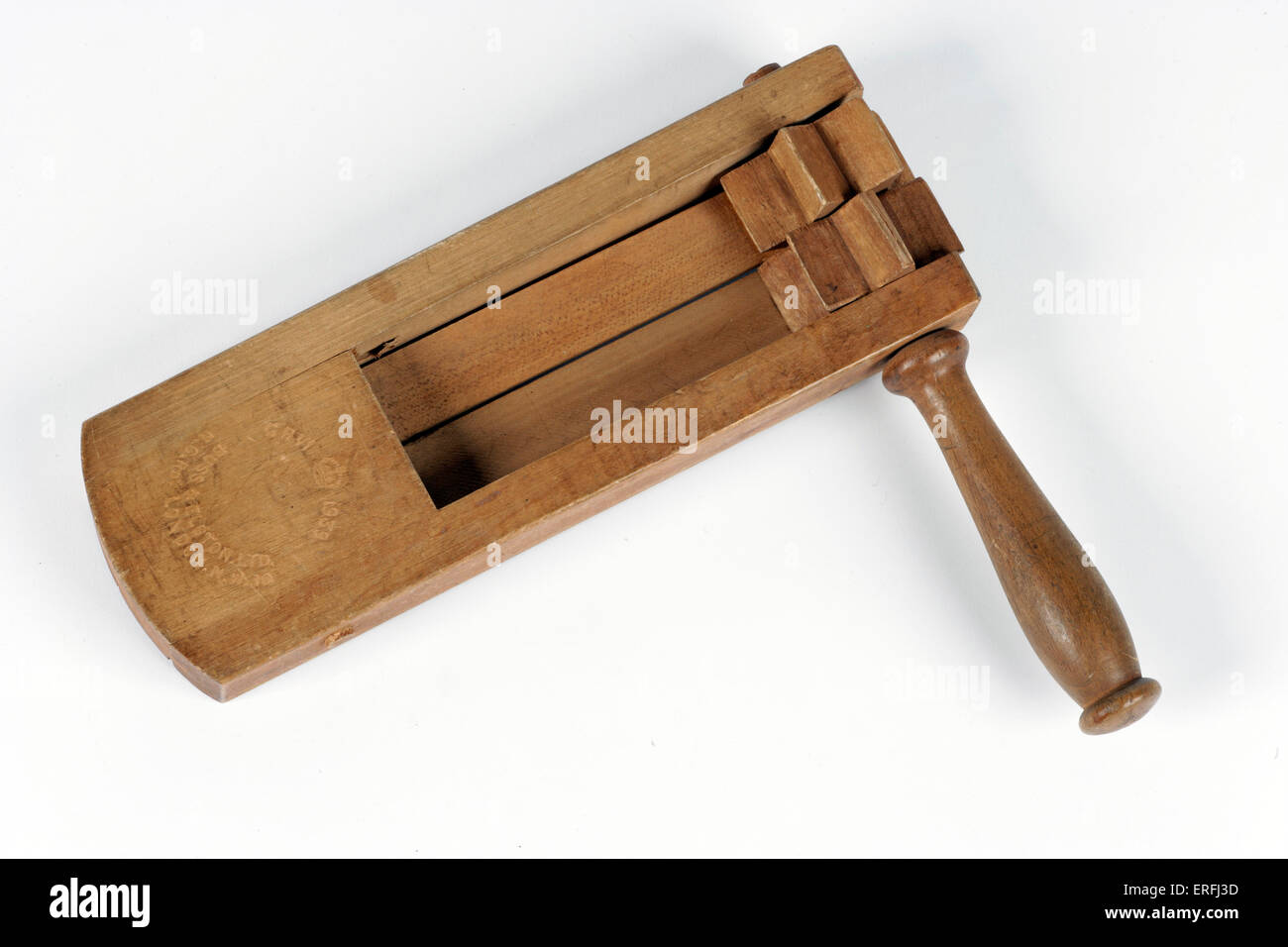 Rattle ratchet percussion instrument -Fotos und -Bildmaterial in hoher ...