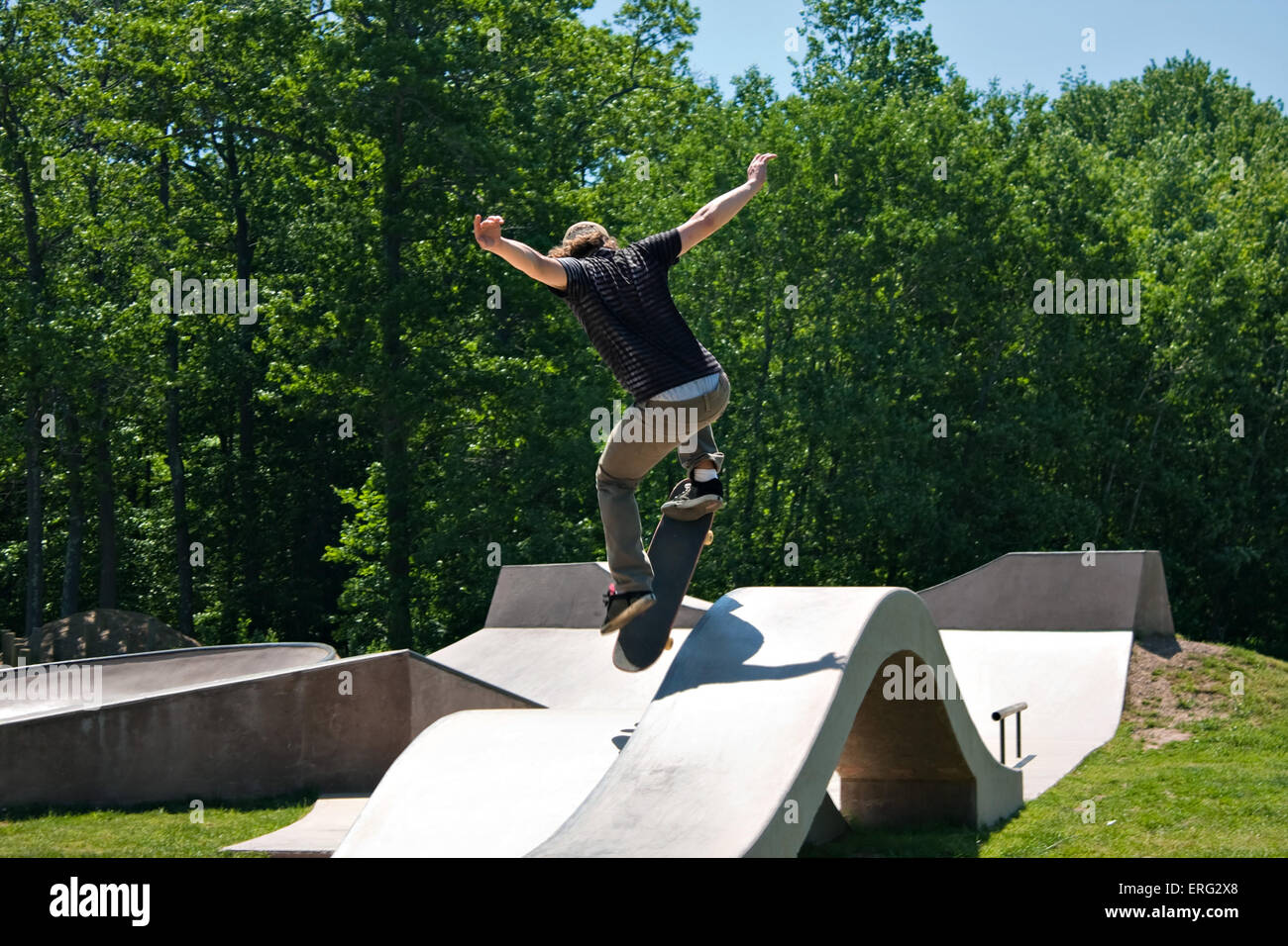 Skaten tricks -Fotos und -Bildmaterial in hoher Auflösung – Alamy