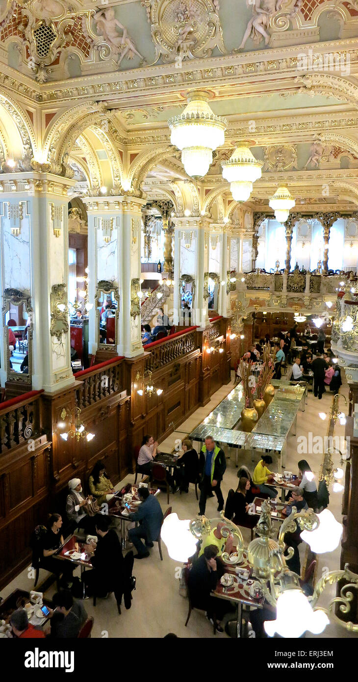 New York Cafe In Budapest Stockfotos und -bilder Kaufen - Alamy