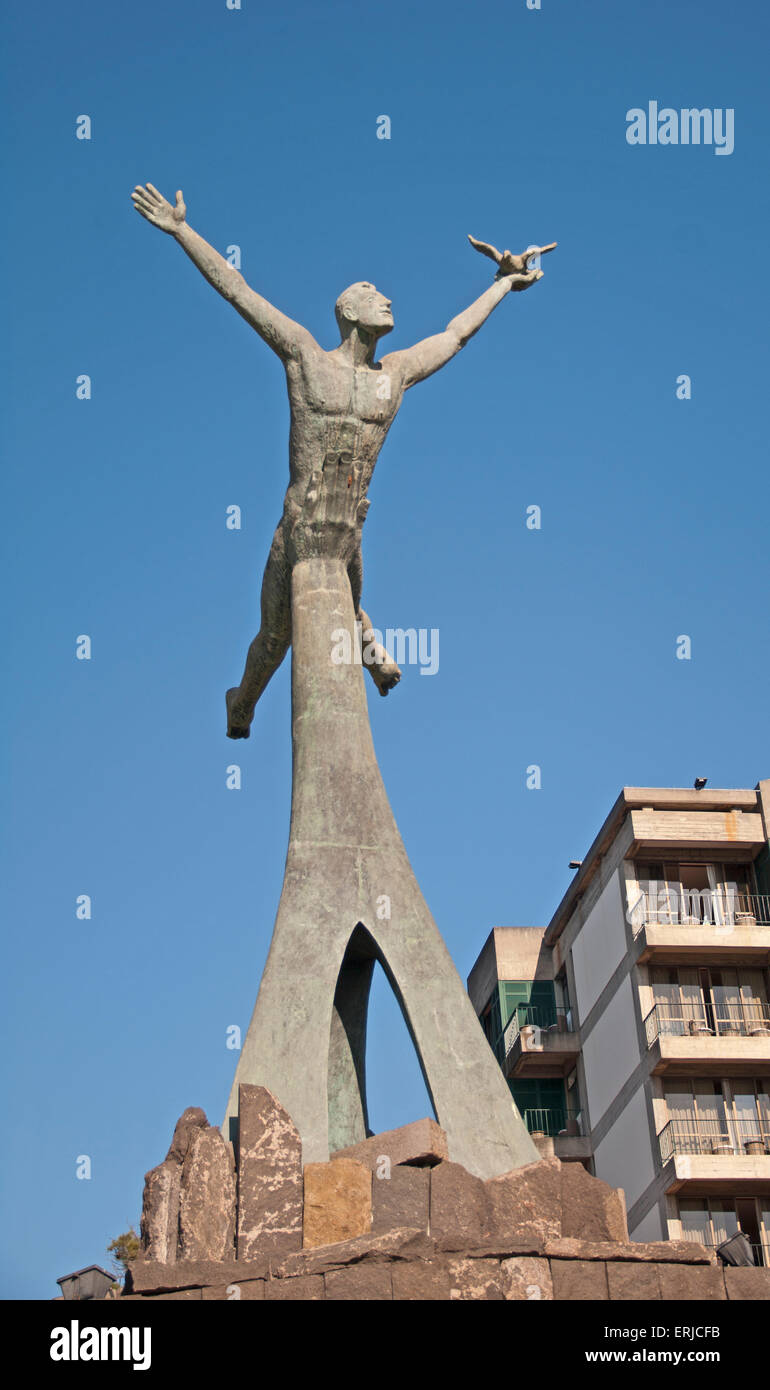 Statue funchal madeira -Fotos und -Bildmaterial in hoher Auflösung ...