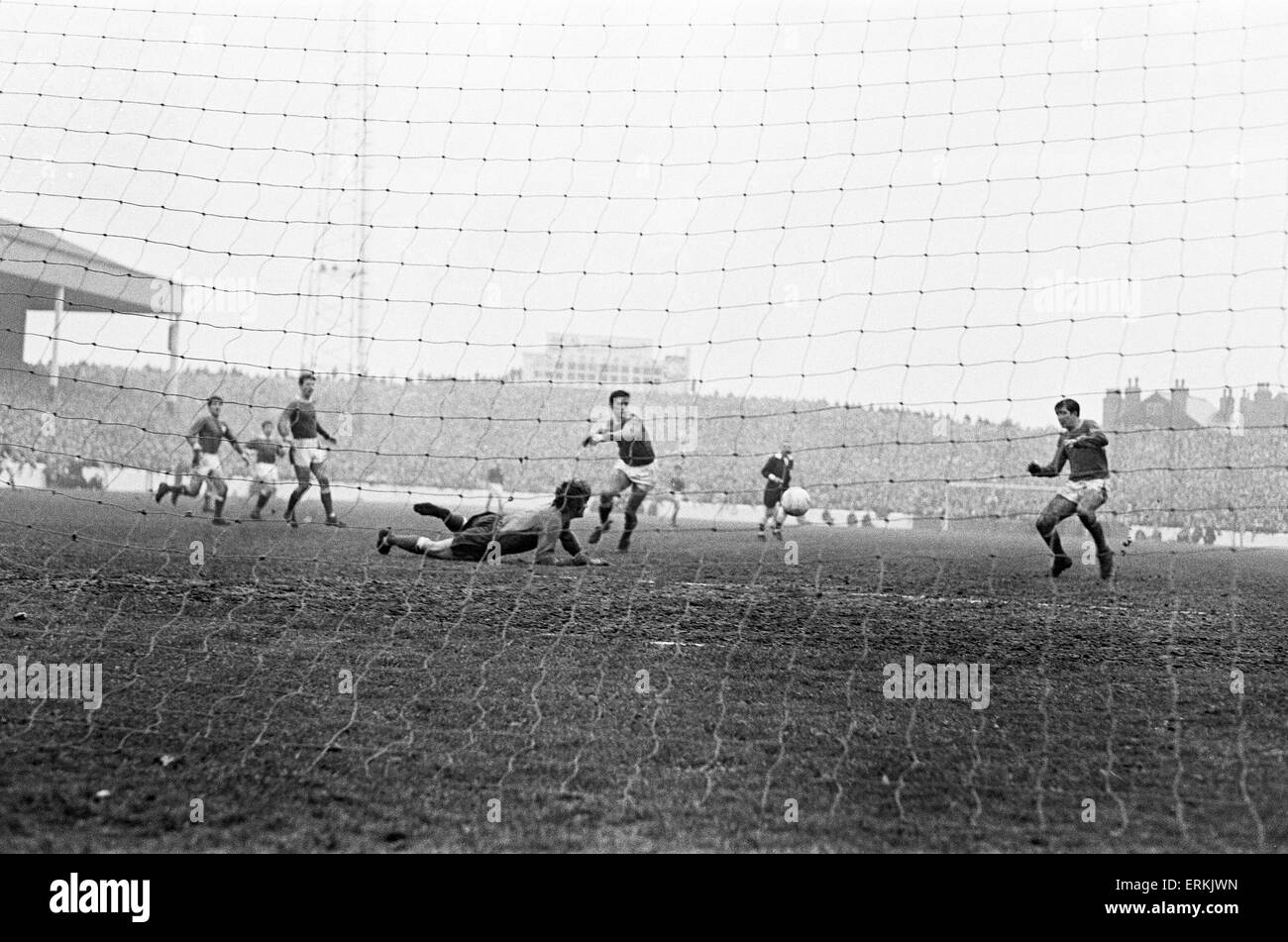 FA-Cup-Viertelfinale im City Ground. Nottingham Forest 3 V Everton 2 ...