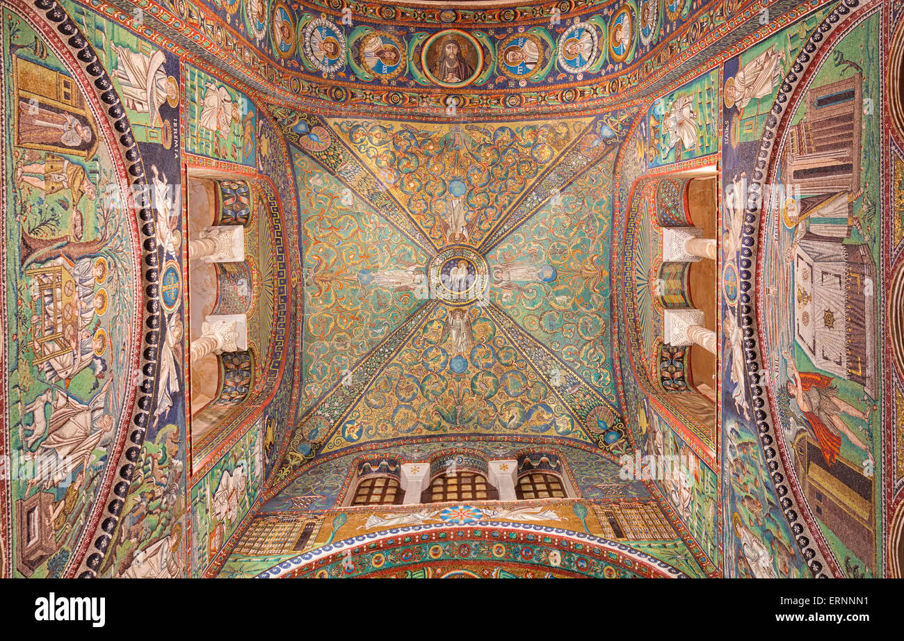 Byzantinische mosaiken in der basilika von san vitale -Fotos und -Bildmaterial in hoher ...