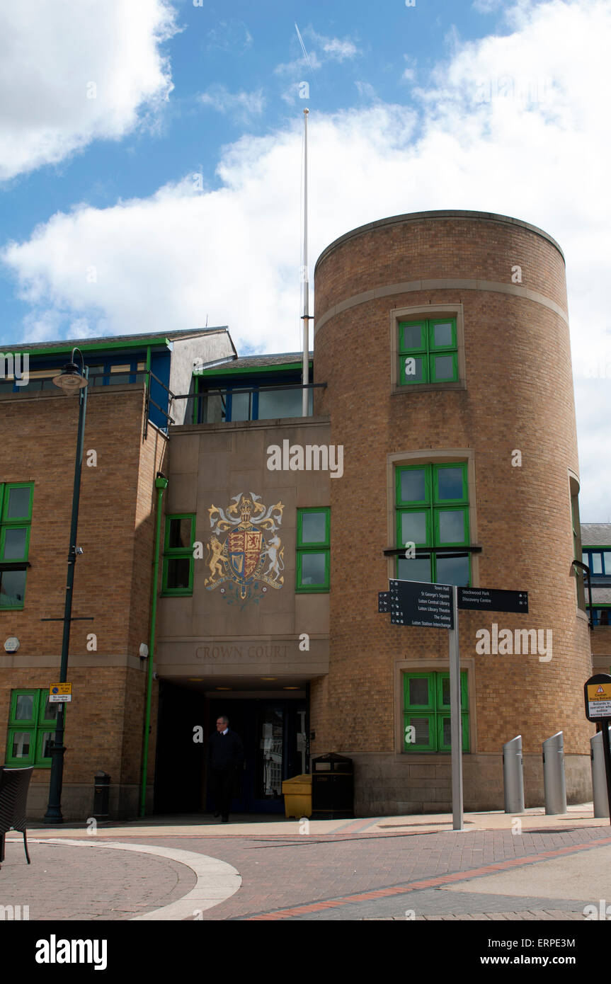 Luton crown gericht -Fotos und -Bildmaterial in hoher Auflösung – Alamy