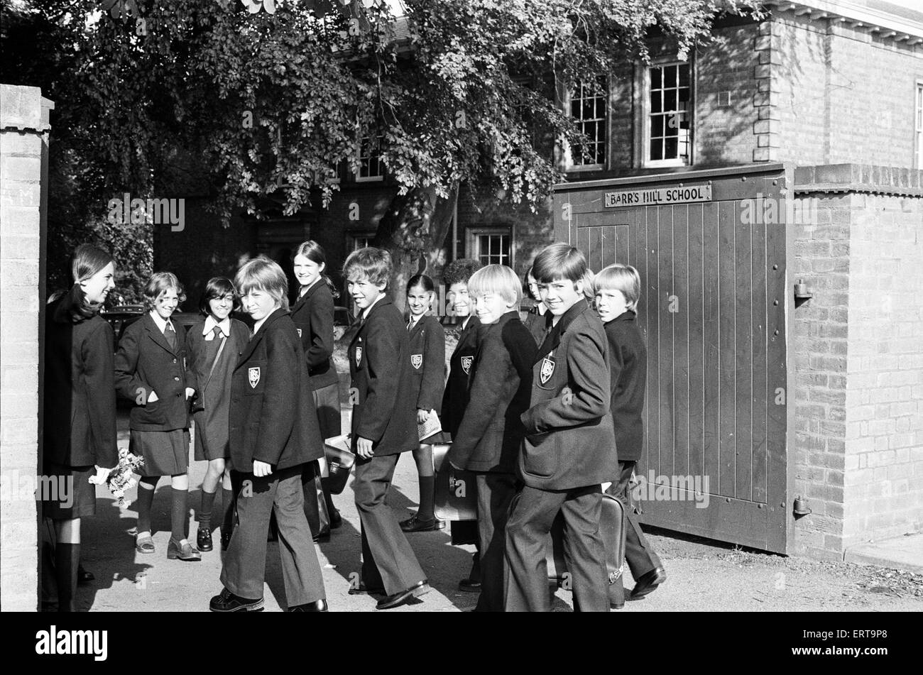 School uniform 1970's -Fotos und -Bildmaterial in hoher Auflösung – Alamy