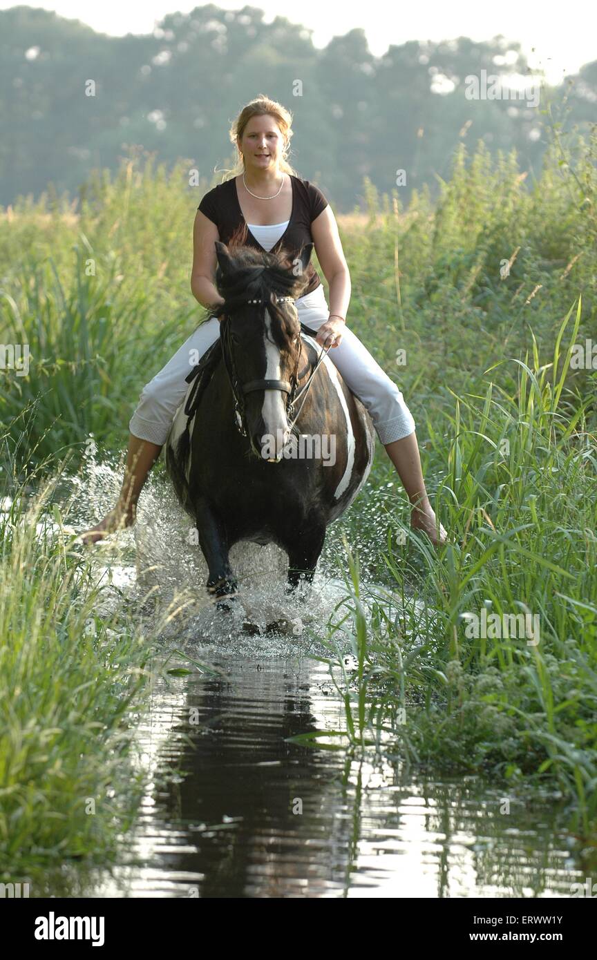 Zigeunerfrau fluss -Fotos und -Bildmaterial in hoher Auflösung – Alamy