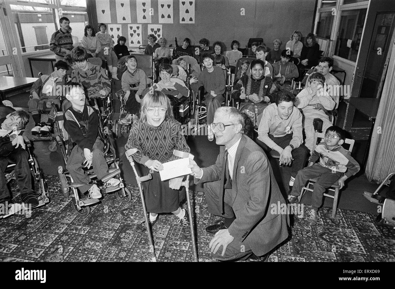 Holly Bank Scheck Präsentation von der Freunde von Holly Bank, 1.264 ...