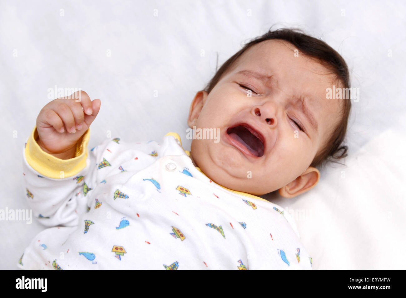 Jungs weinen -Fotos und -Bildmaterial in hoher Auflösung – Alamy