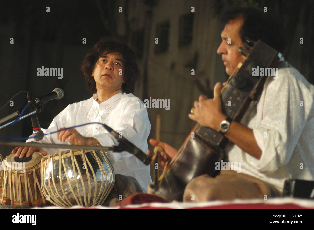 Indische tabla -Fotos und -Bildmaterial in hoher Auflösung – Alamy