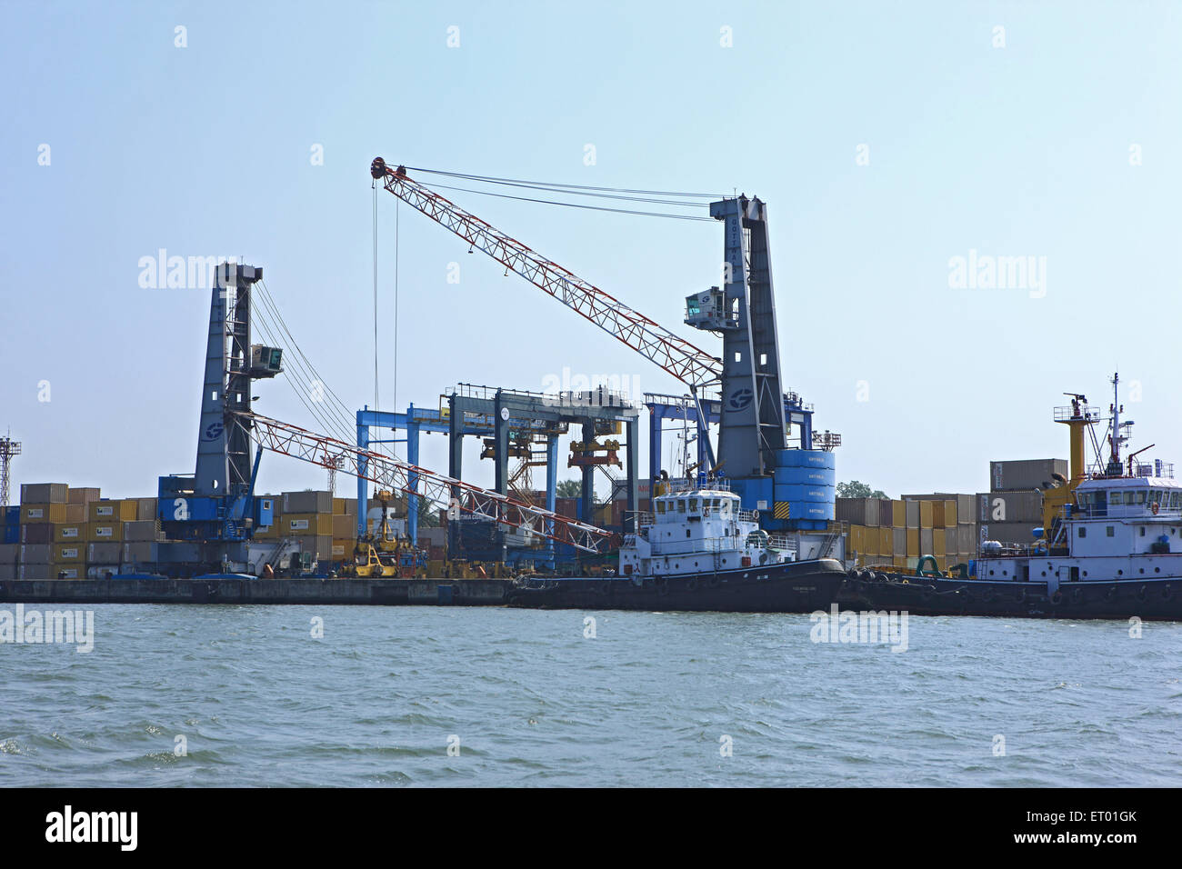 Cochin container dock -Fotos und -Bildmaterial in hoher Auflösung – Alamy