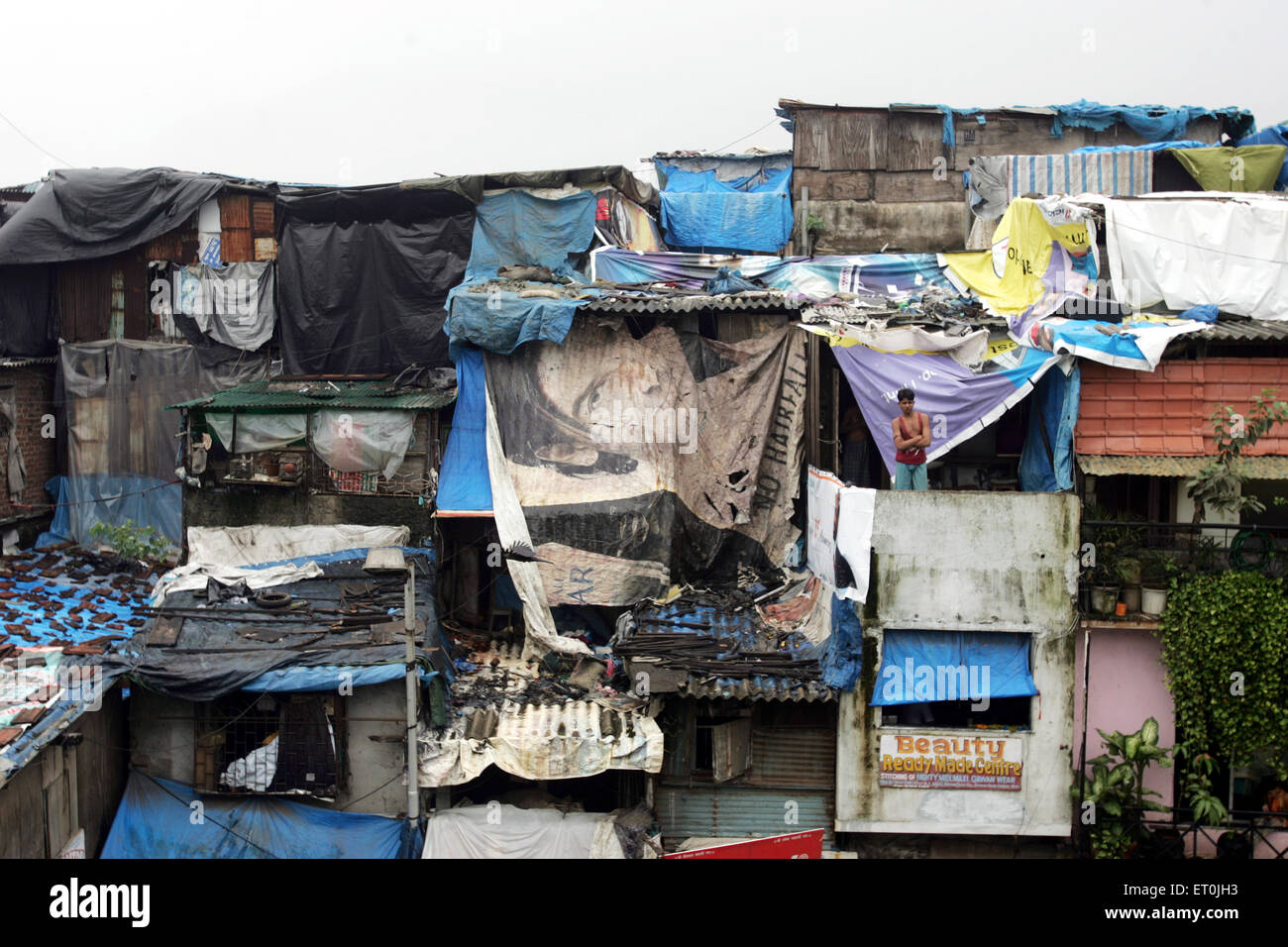 Behrampada Slum Plane Zinndächer in Bandra Bombay Mumbai Maharashtra ...