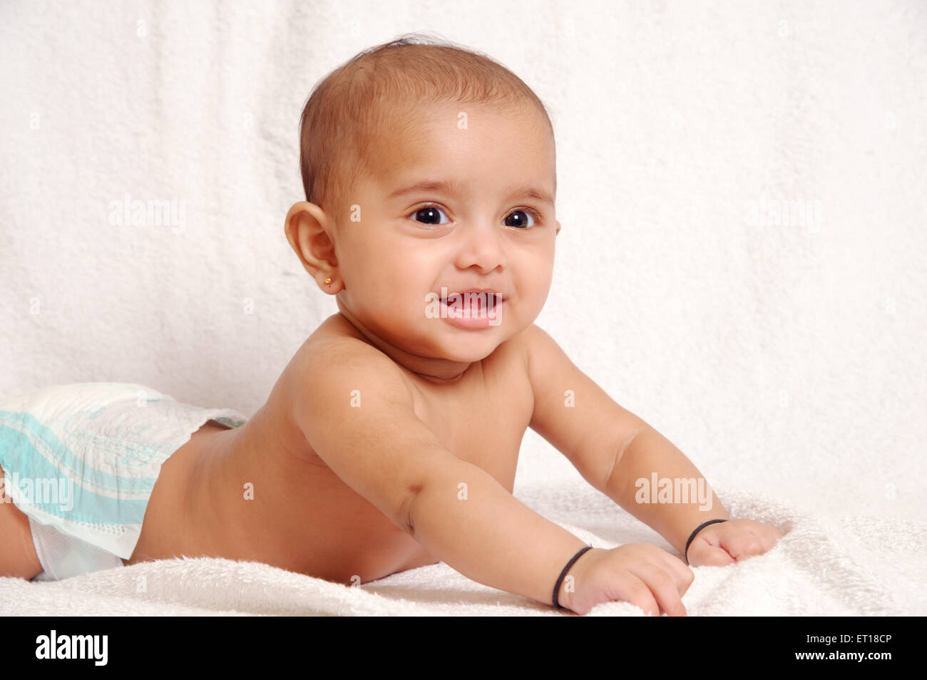 Baby mit windel Stockfotos und -bilder Kaufen - Alamy