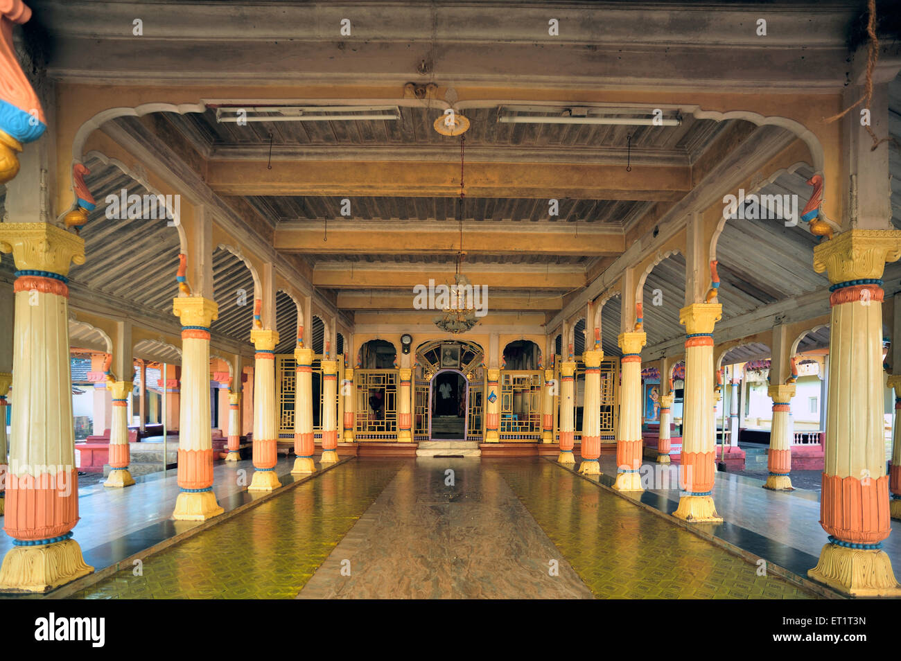 Temple pillars -Fotos und -Bildmaterial in hoher Auflösung – Alamy