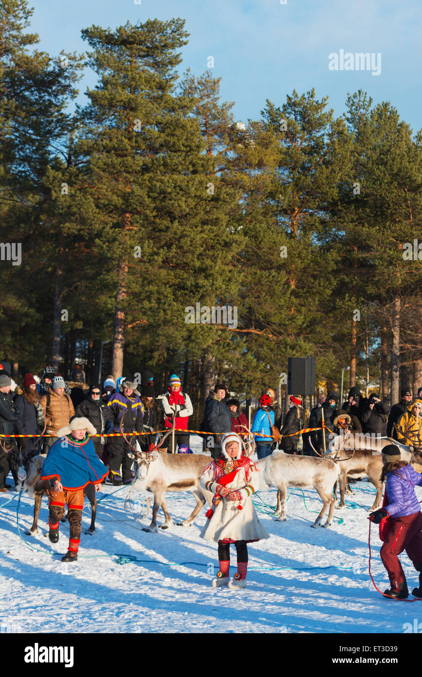 Ethnic sami people winter festival -Fotos und -Bildmaterial in hoher ...