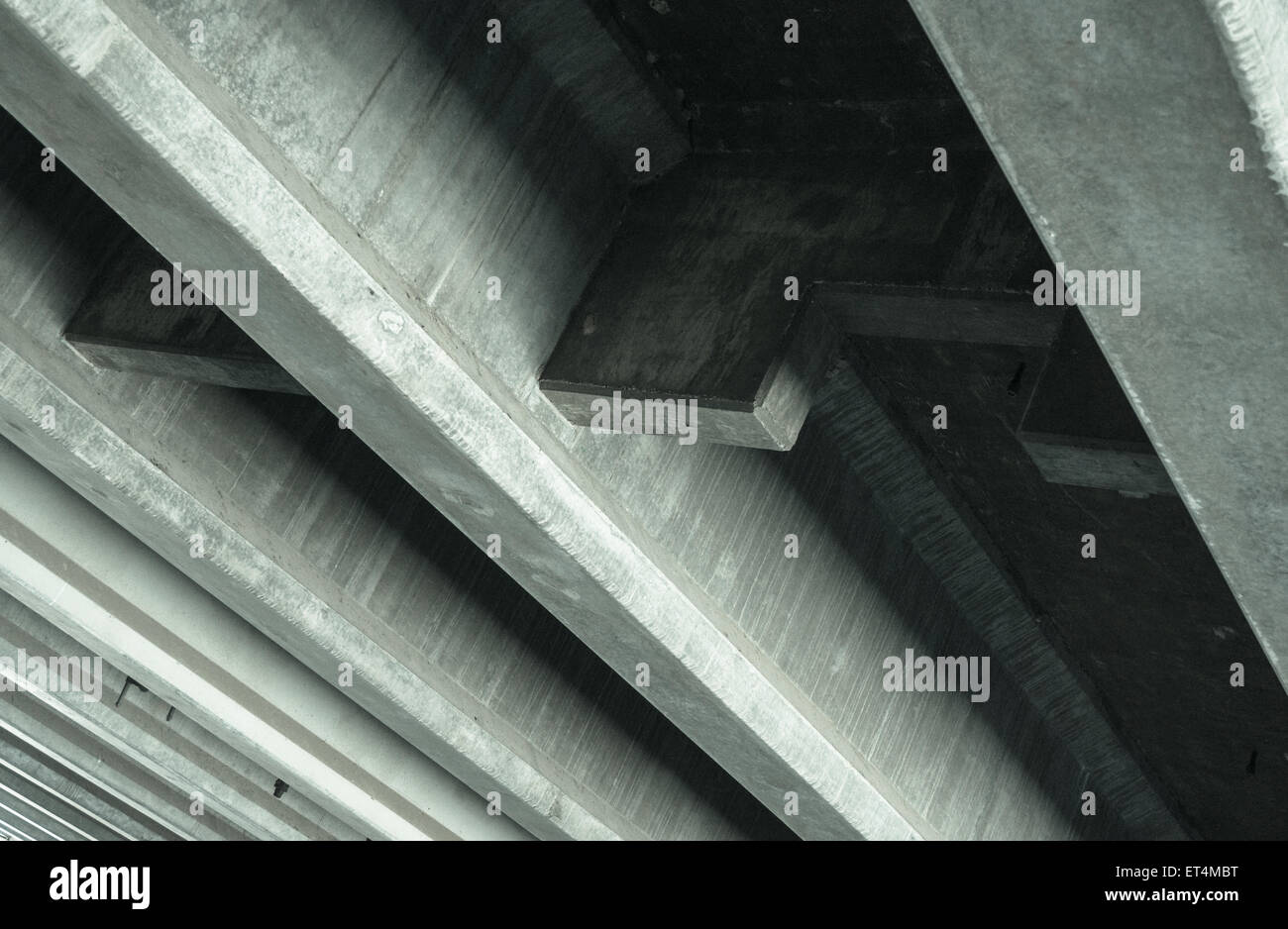 Linien verlaufen parallel -Fotos und -Bildmaterial in hoher Auflösung ...