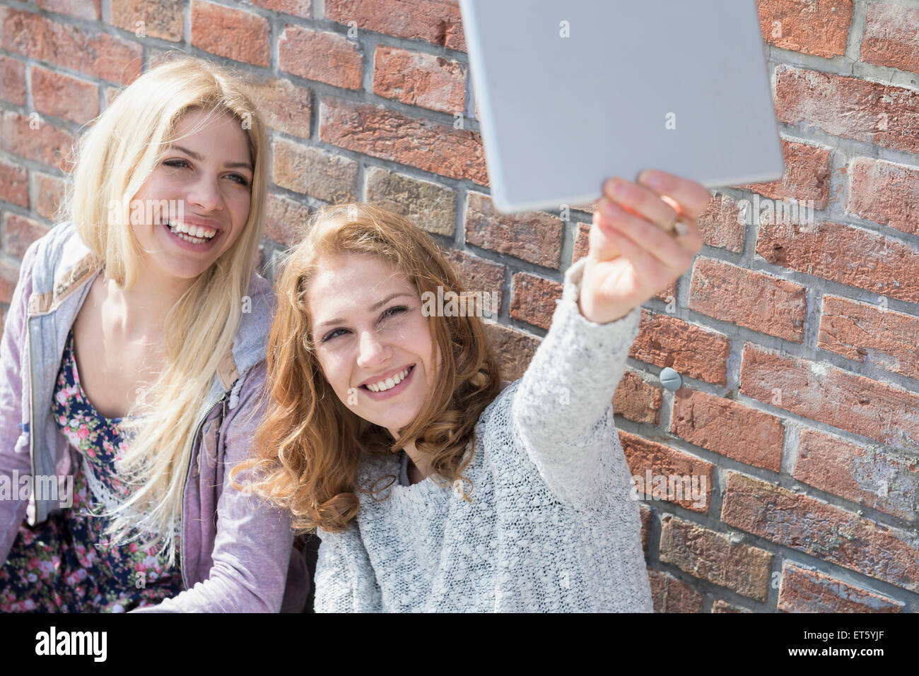 Eine Tablette Nehmen Stockfotos und -bilder Kaufen - Alamy