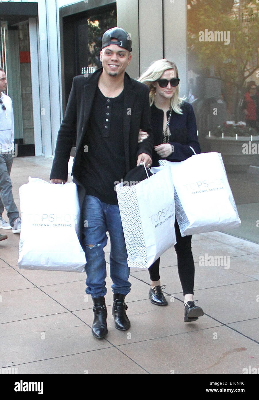 Ashlee Simpson und Evan Ross in The Grove mit Hollywood zusammen ...