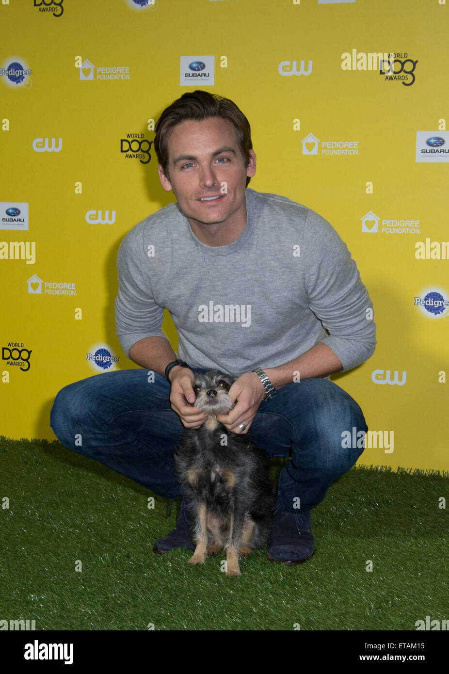 George Lopez beherbergt The World Dog Awards 2015 Barker Hangar in ...