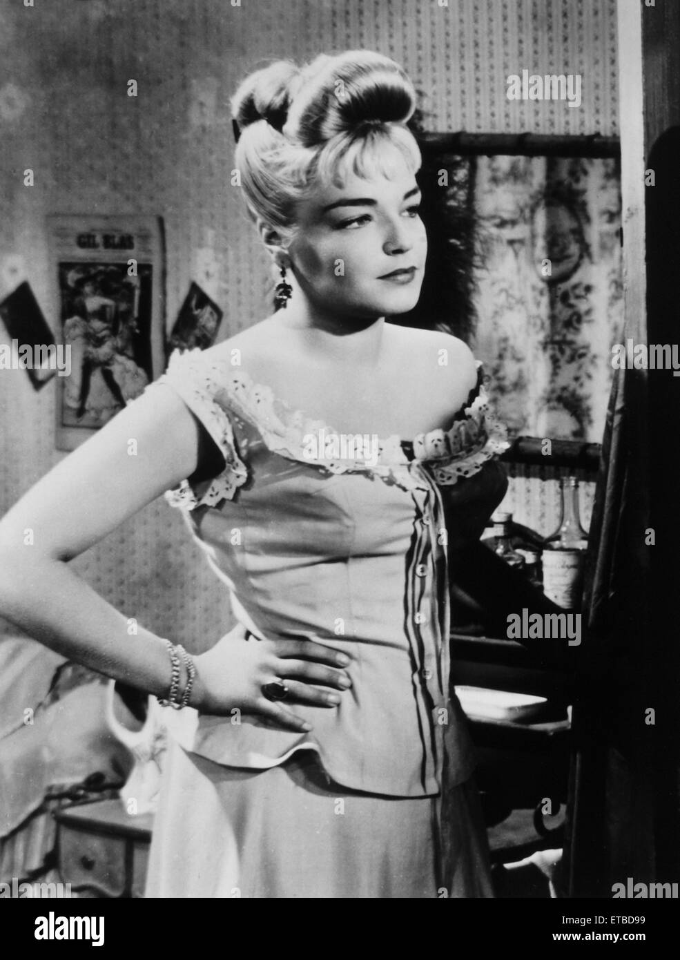 Simone Signoret, am Set des Films "Casque d ' or", 1952 Stockfotografie ...