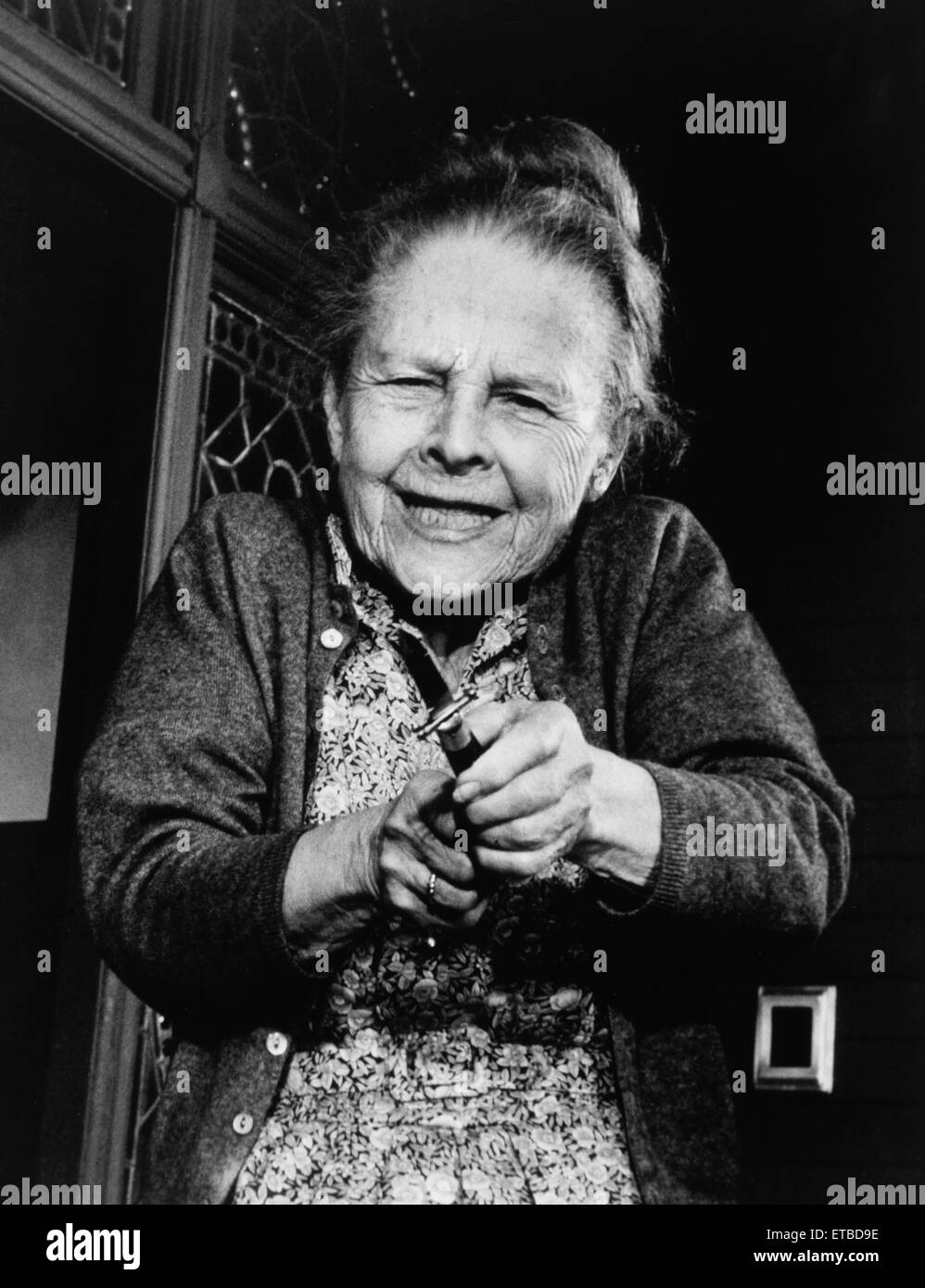 Ruth Gordon, am Set des Films "Schnitzeljagd", 1979 Stockfotografie - Alamy