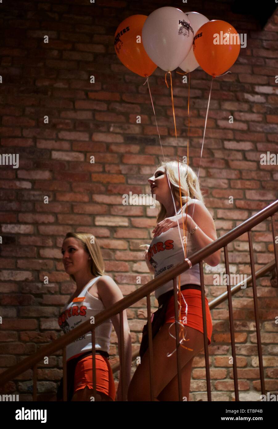 Hooters calendar girls -Fotos und -Bildmaterial in hoher Auflösung ...