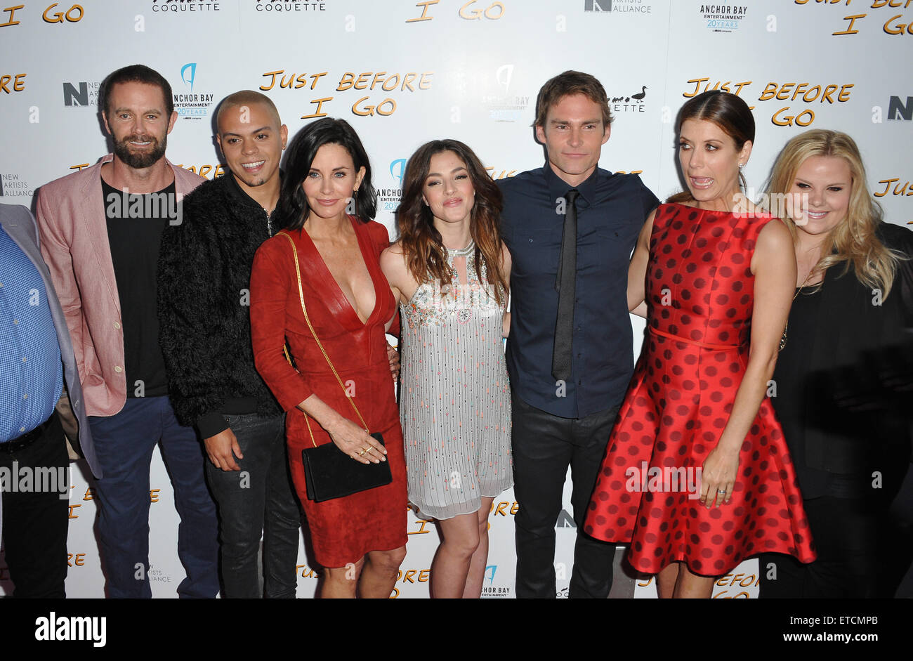 LOS ANGELES, CA - 20. April 2015: Garret Dillahunt (links), Evan Ross ...