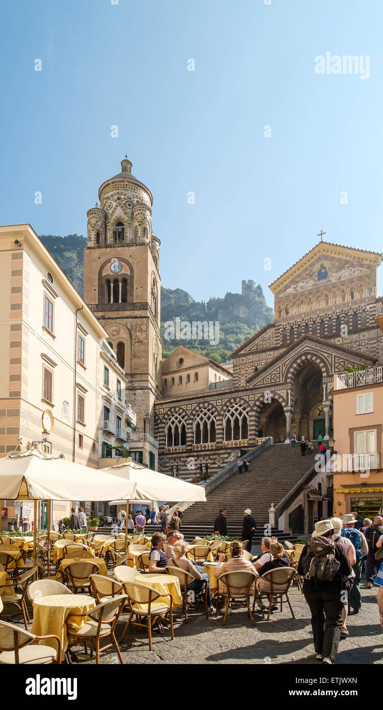 Piazza del duomo amalfi kathedrale -Fotos und -Bildmaterial in hoher ...