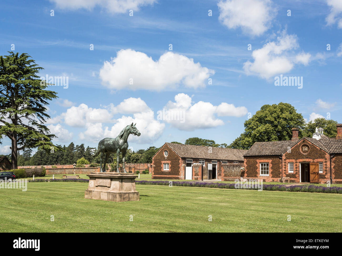 Statue der Rennpferd Persimmon an die Königin Ställe, The Royal Stud zu ...